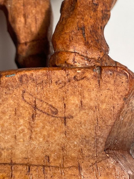 Antik: In Holz geschnitzter Wilhelm Tell mit Walter signiert (Gebraucht ...