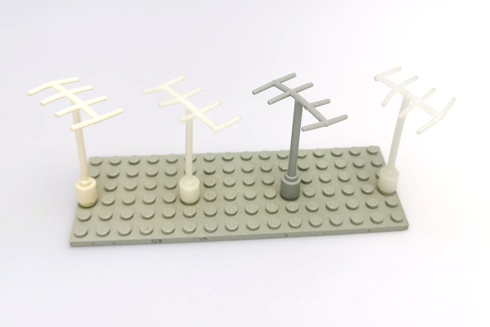 4 alte Lego Antennen light gray, white, milky white (Gebraucht) in ...