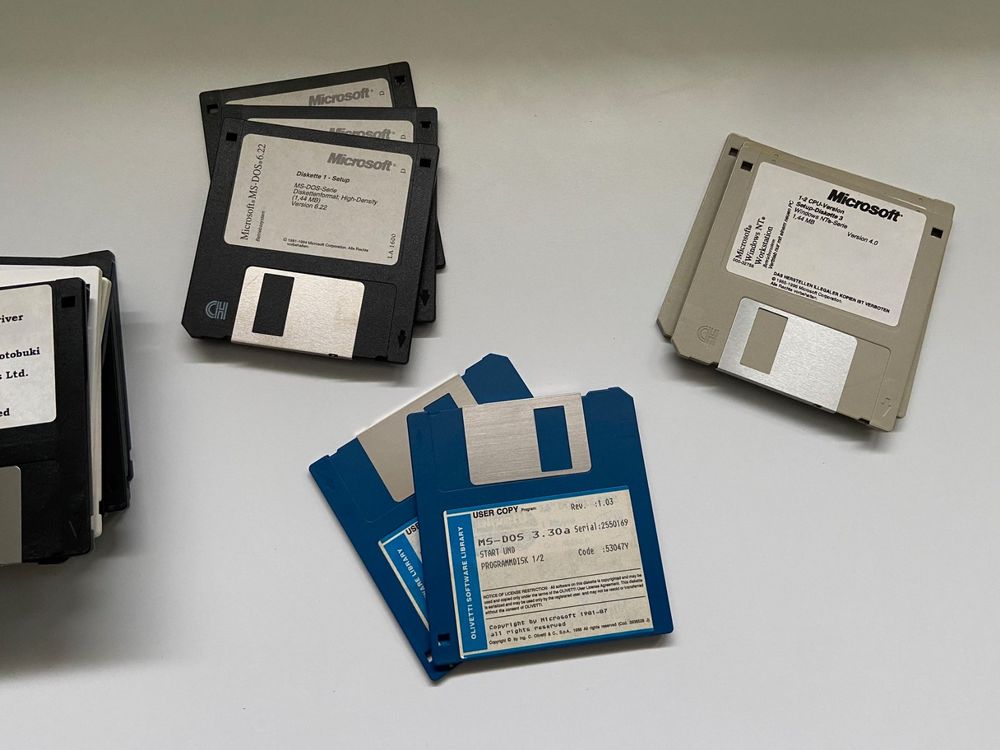 MS DOS 3, MS DOS 6 und Windows NT Disketten (Gebraucht) in Langnau am ...