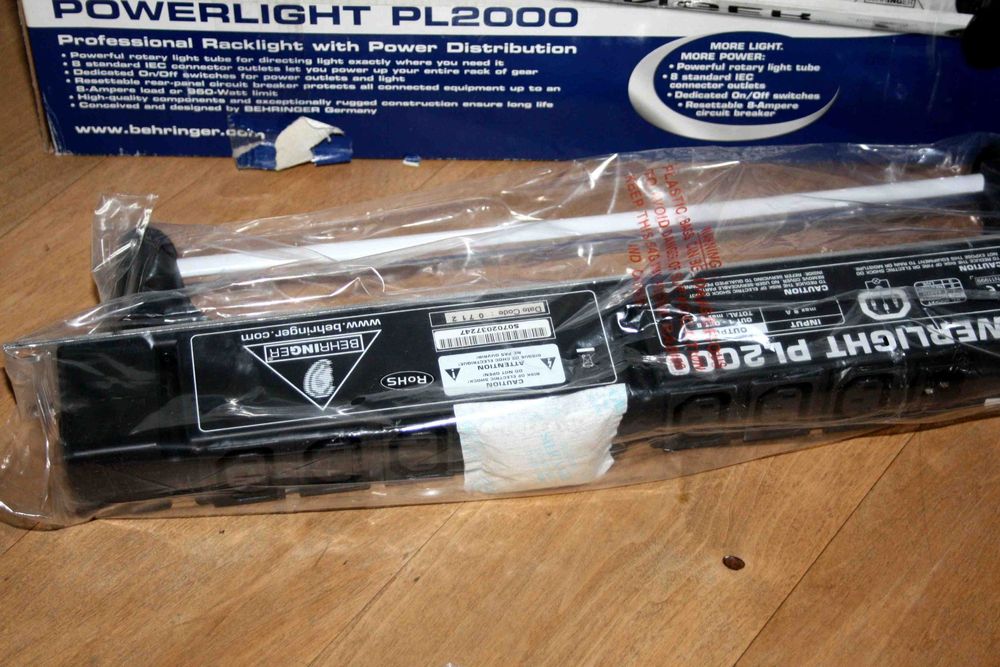 Behringer Powerlight PL2000 Rackleuchte und Stromverteiler (Neu (gemäss ...
