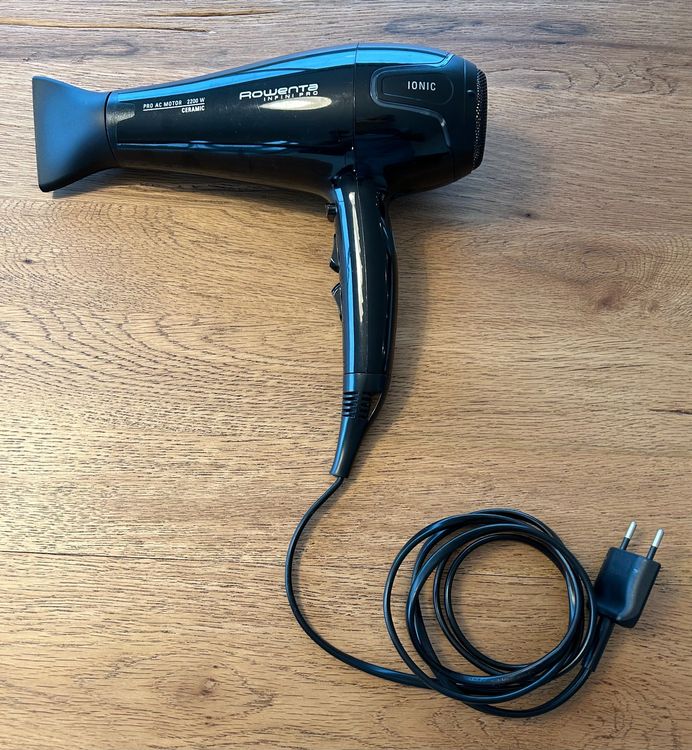Haarföhn Rowenta (Gebraucht) in Kloten für CHF 7 – mit Lieferung auf ...