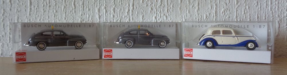 Busch 43918 und 41442, 2 x Volvo (Taxi) + Mercedes, H0 (Neu und ...
