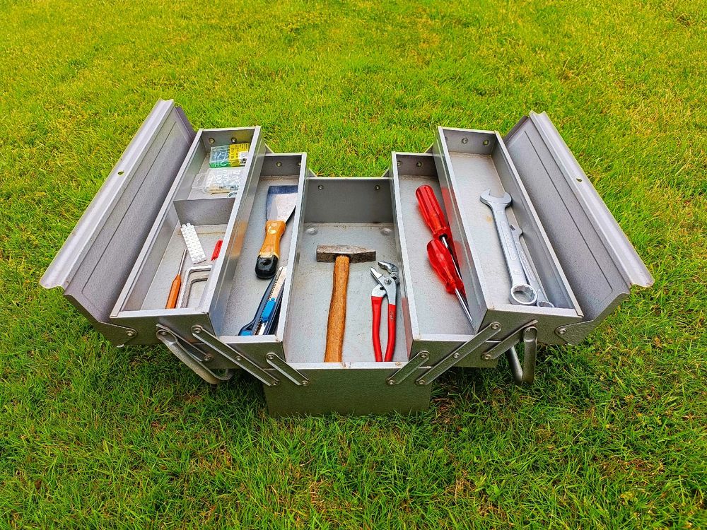 Werkzeugkasten Metall grau (Gebraucht) in Zollikofen für CHF 24 – mit Lieferung auf Ricardo kaufen