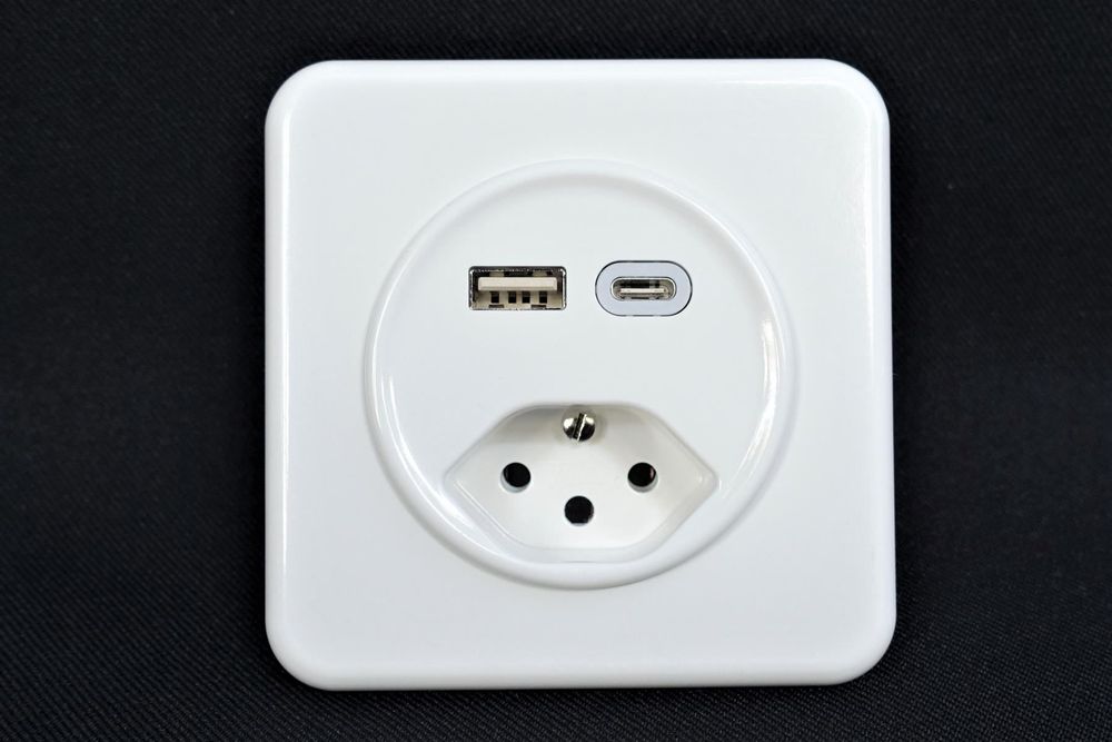 FELLER Steckdose mit USB A +C Anschluss | Kaufen auf Ricardo