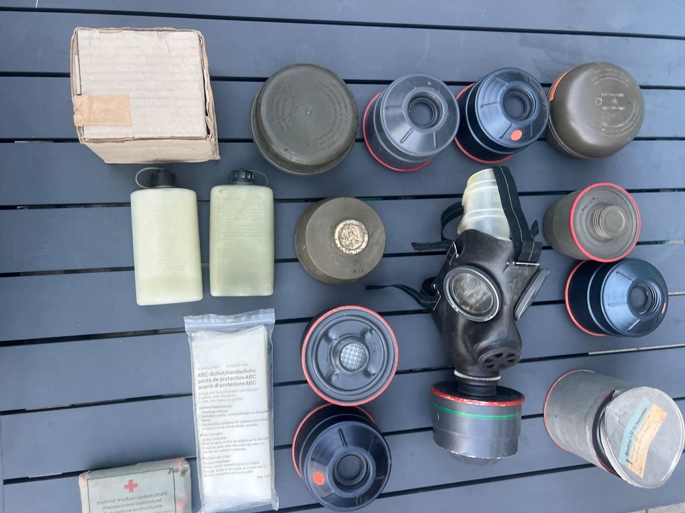 Konvolut Gasmaske / Filter Schweizer Armee (24/245) (Gebraucht) in ...