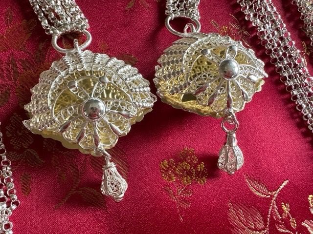 Tracht, Trachtenschmuck, Aargauer oder Berner Münger | Kaufen auf Ricardo