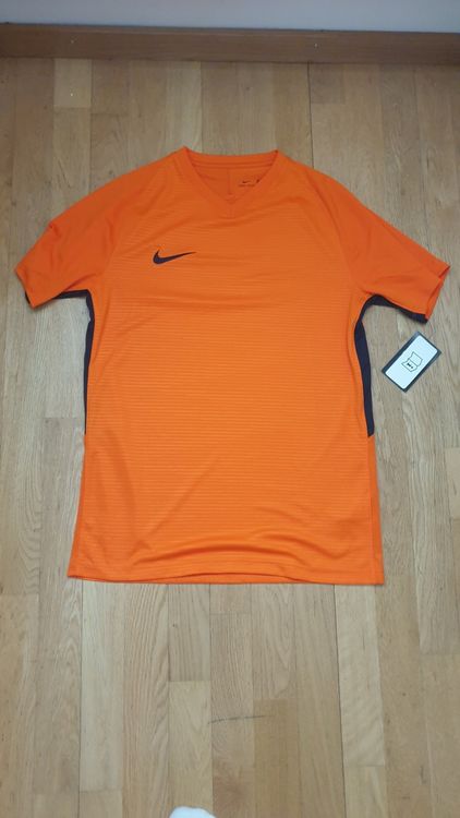Nike Dri Fit Trikot Gr.M (Neu und originalverpackt) in Emmenbrücke für ...