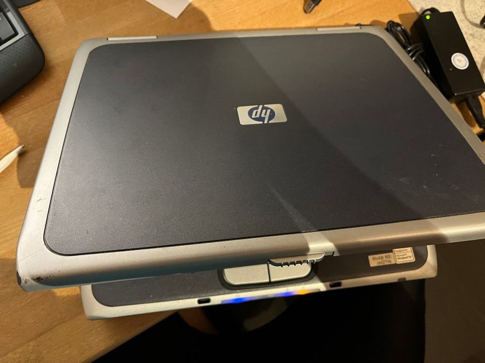 Alter HP ze4200 Laptop Windows XP neu inst. mit Floppy (Gebraucht) in ...