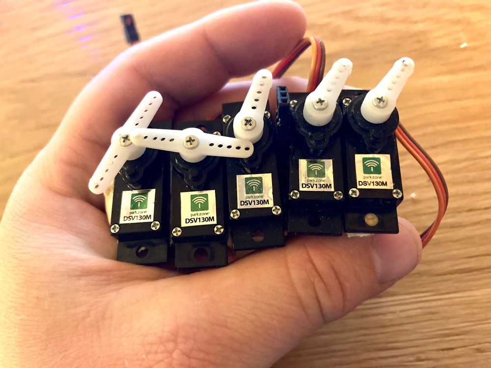 5x Servomoteur Parkzone Mini Servo DSV130M 3W Digital | Kaufen auf Ricardo