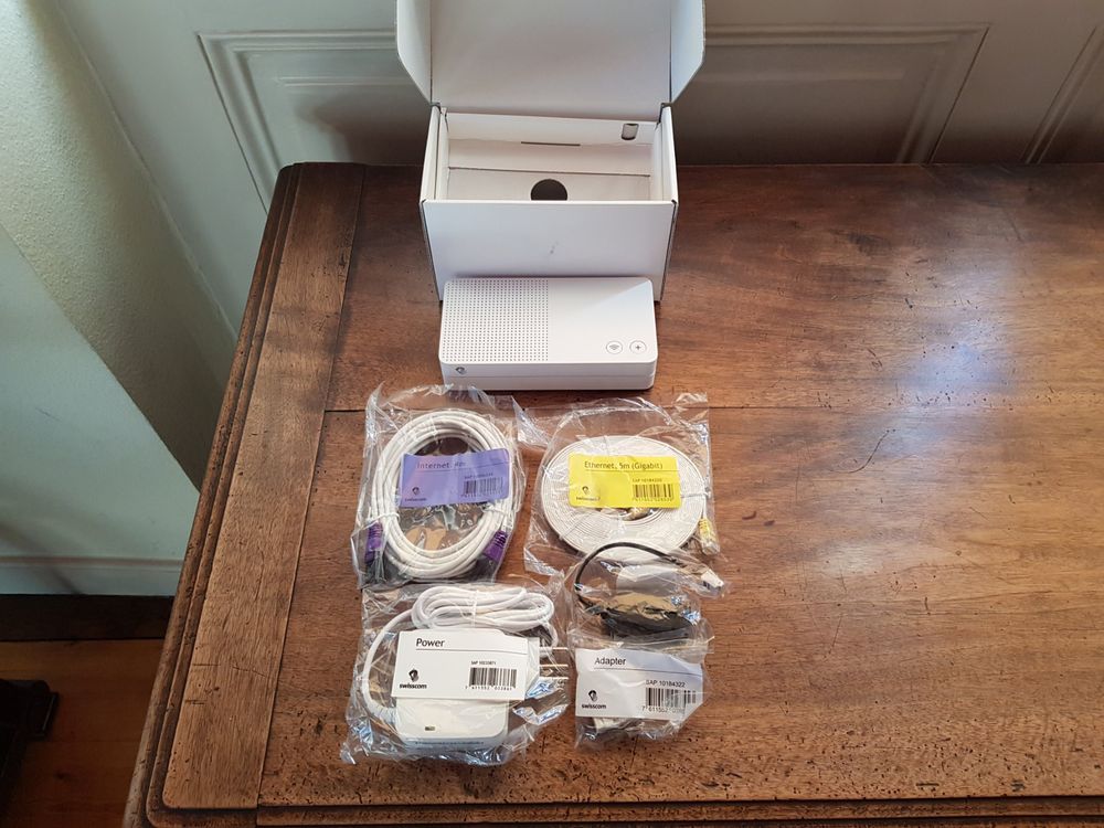 Swisscom Internet-box light, neuf, complet, carton d'origine | Kaufen ...