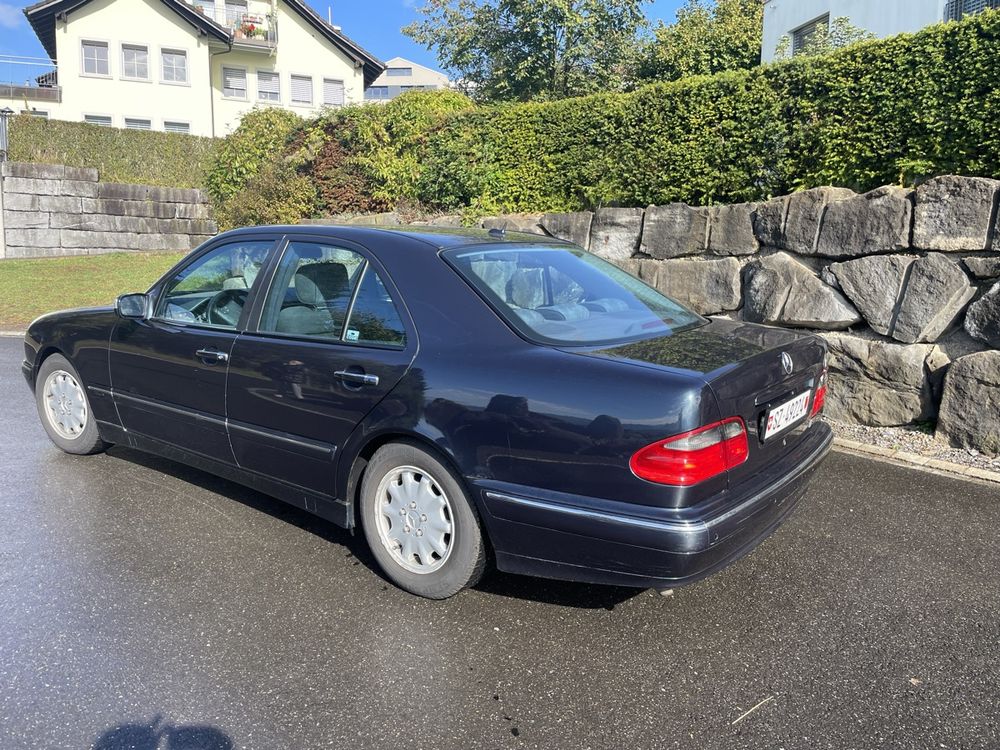 Mercedes-Benz E 240 Avantgarde (Gebraucht) in für CHF 1900 – nur Abholung auf Ricardo kaufen