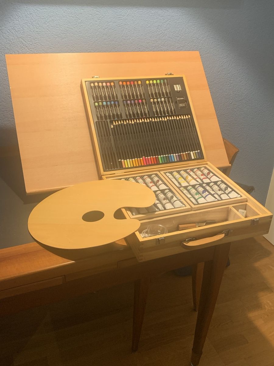 Pupitre et matériel de peinture (D'occasion) à Veytaux pour CHF 55 ...