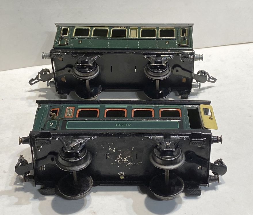 Märklin 2 Personenwagen 17250 + 18740 Spur 0 (Gebraucht) in Sonceboz ...