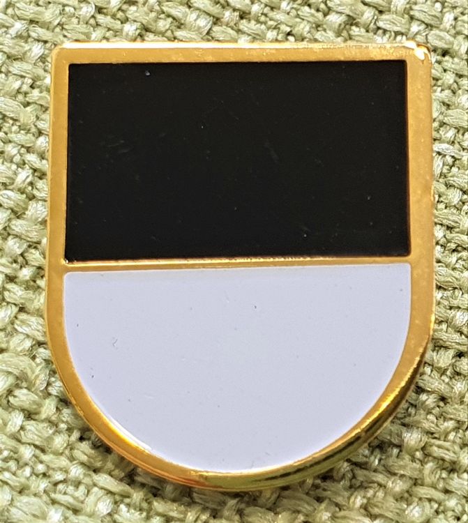 P313 - Pin Schweiz Kanton Wappen Kantonswappen - Freiburg (Gebraucht) in Reinach BL für CHF 1.5 ...