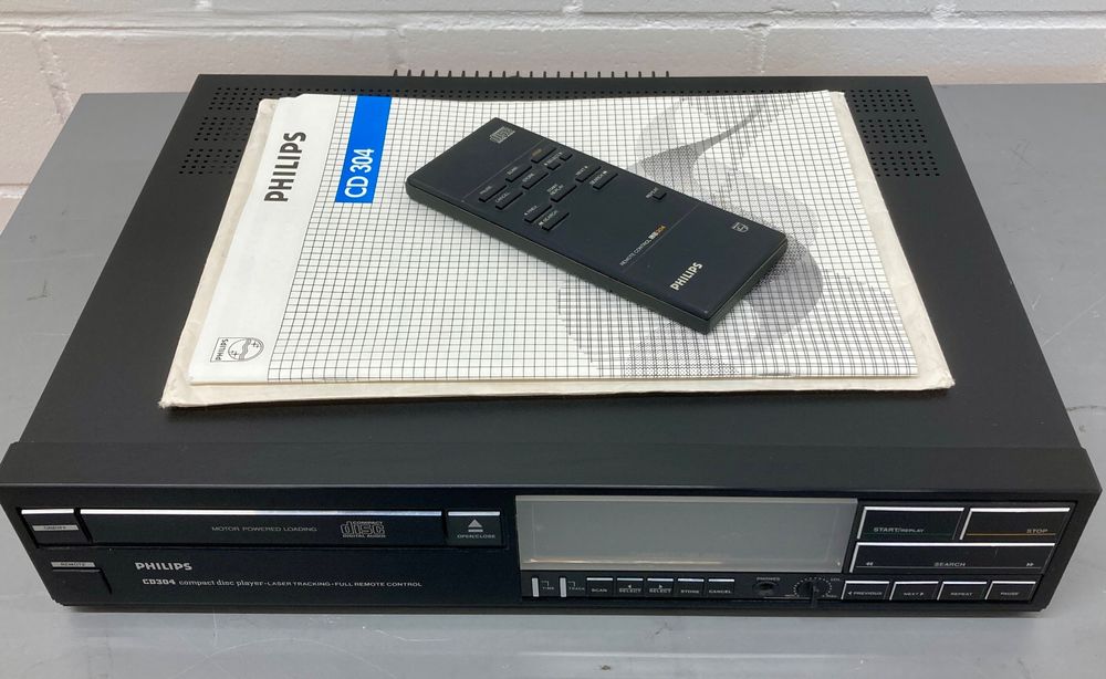 Philips CD Player CD304/00 inkl. BA und FB (Defekt) in Aarberg für CHF ...