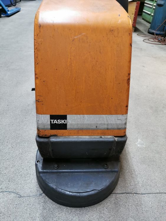 Taski Combimat 600 / Scheuersaugmaschine / Putzmaschine (Gebraucht) in ...