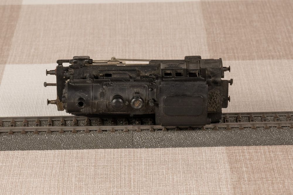 2 Märklin Züge - V200 und BR89, Personen- und Güterwagen (Gebraucht) in ...