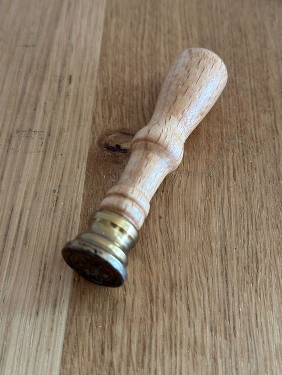 Sceau à cire avec initiales (Gebraucht) in Châtillon FR für CHF 1 – mit ...