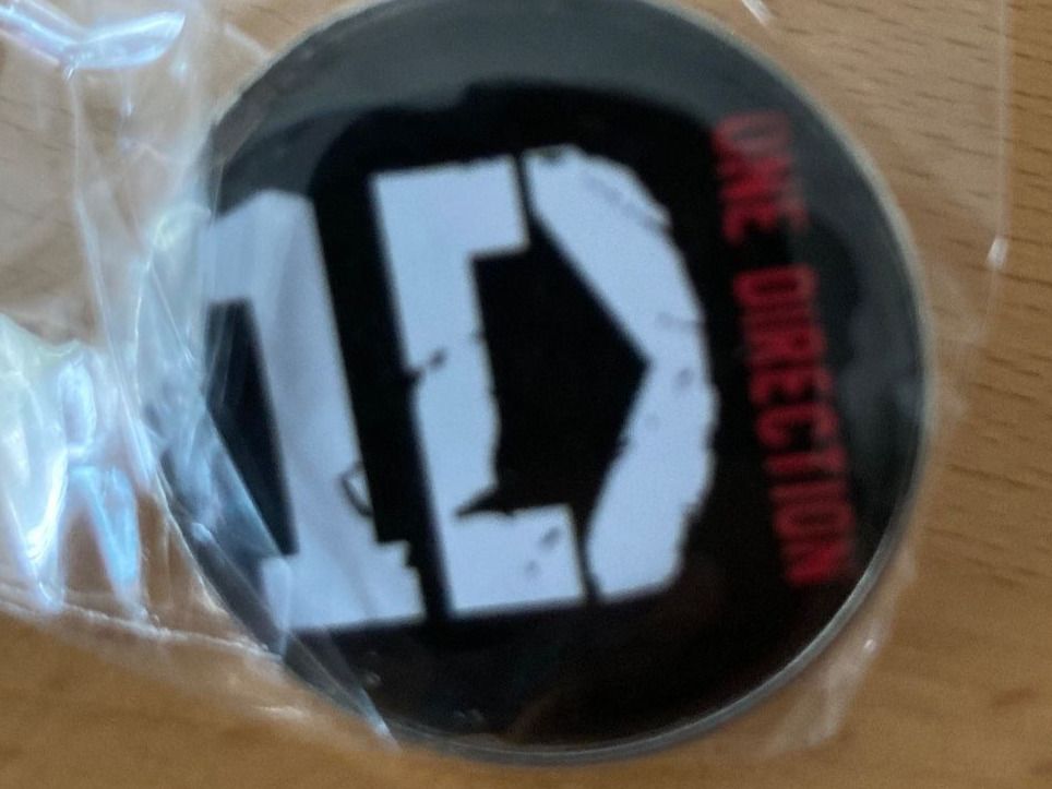 One Direction Pin Anstecker Punk Metal Rock Band | Kaufen auf Ricardo