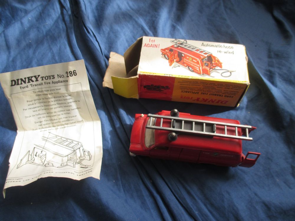 Ford Transit Fire Appliance (Dinky Toys 286) (Gebraucht) in Colombier ...
