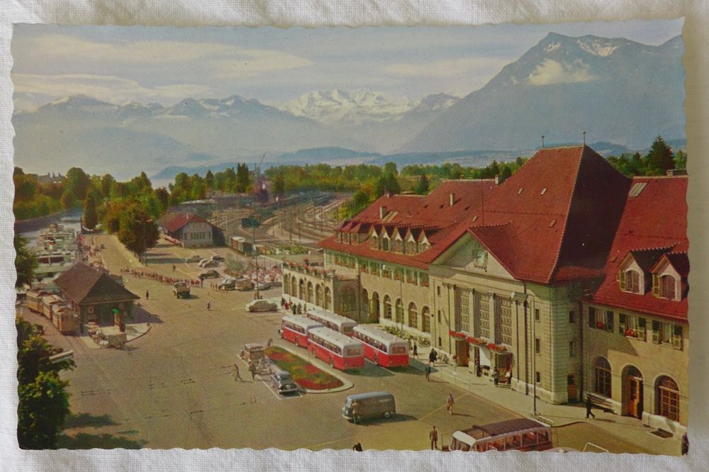 AK THUN BE, Bahnhofplatz, Tram, Postautos, belebt (Gebraucht) in Wallisellen für CHF 6 – mit ...