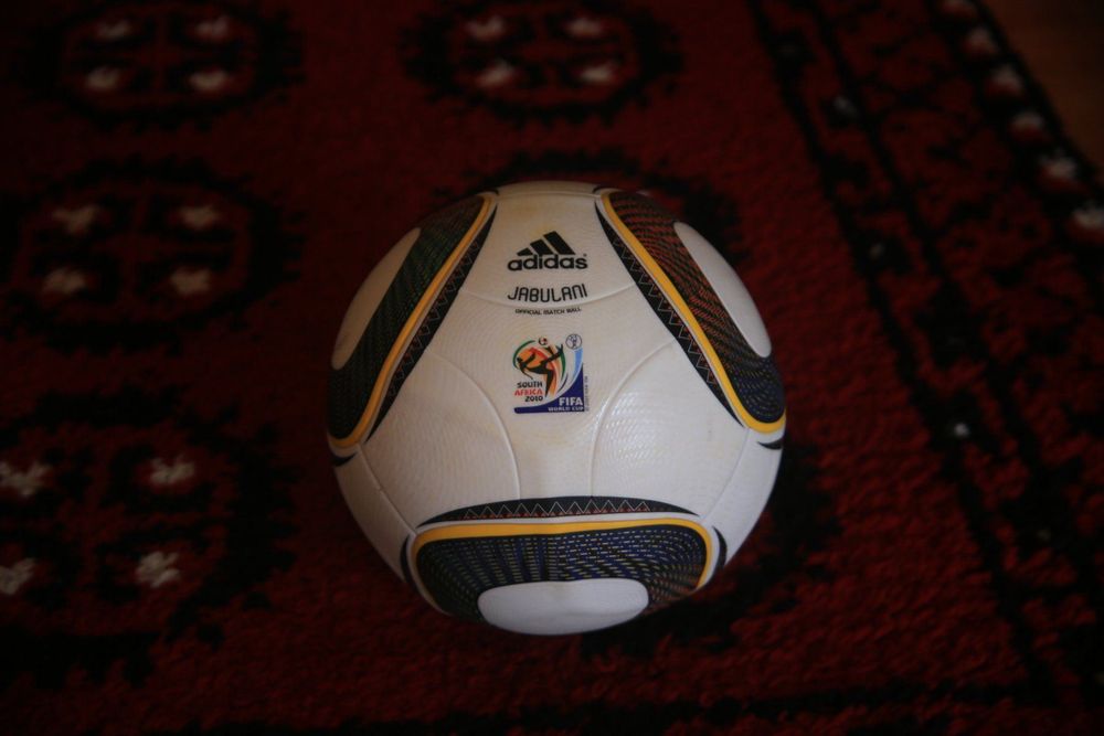 Originaler Jabulani WM Ball 2010 (Gebraucht) in Zürich für CHF 299 ...