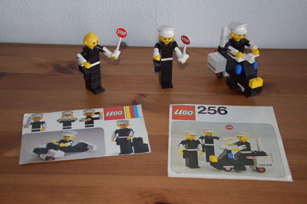 Lego Vintage 256 Police Officers and Motorcycle (Jahr 1976) (Gebraucht ...