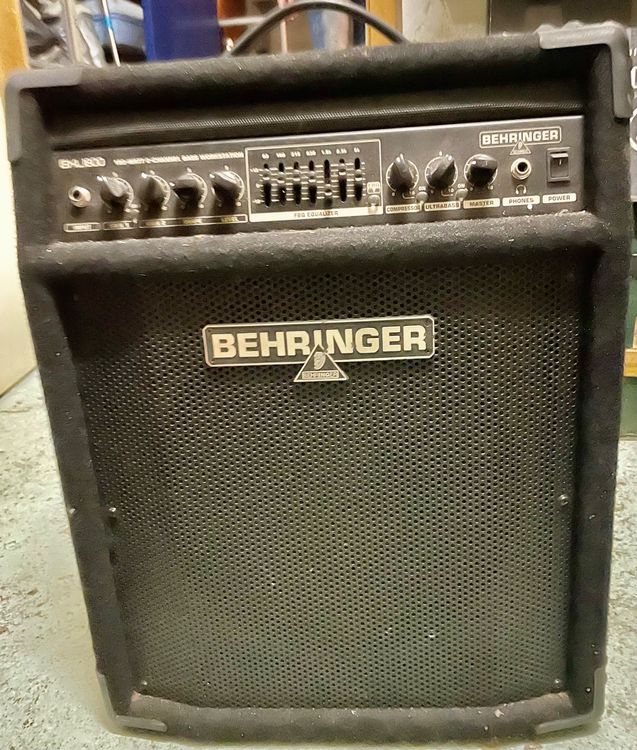 Behringer Ultrabass BXL1800 Bassverstärker Combo Amp (Gebraucht) in Oberägeri für CHF 66 – nur ...