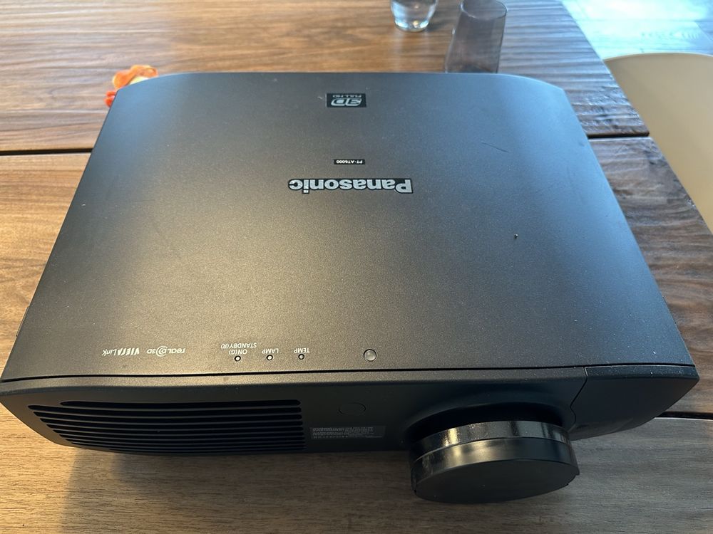 Panasonic Beamer PT-AT6000 Full HD 3D (Gebraucht) in Wiesendangen für ...