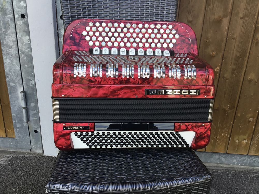Hohner Riviera IV S mit Koffer (Gebraucht) in Pfäffikon SZ für CHF 850 ...