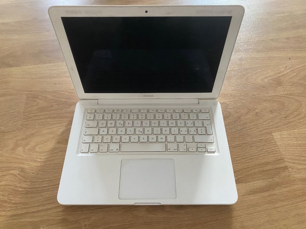 MacBook Late 2009 (Defekt) in Zürich für CHF 99 – mit Lieferung auf ...