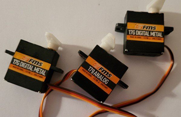 5 Stück FMS Servos 13g und 17g (Bundle) (Gebraucht) in Niederhasli für ...