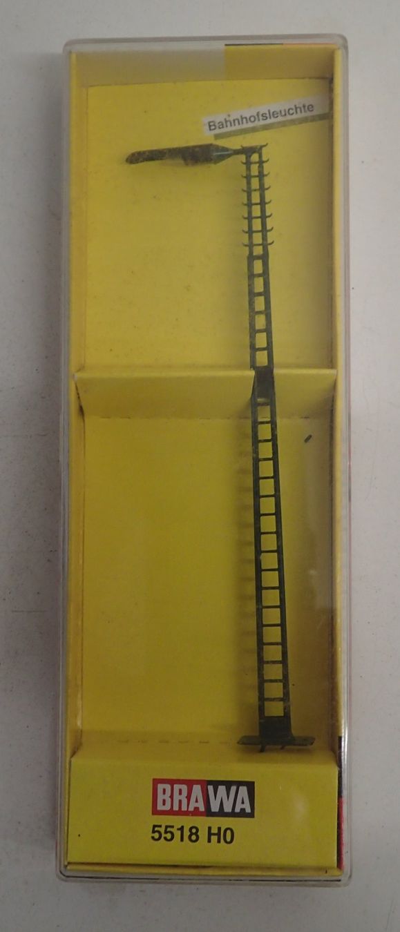BRAWA H0 - Bahnhofsleuchte/ Lampe de gare sur mât Art. 5518 (Neu und ...