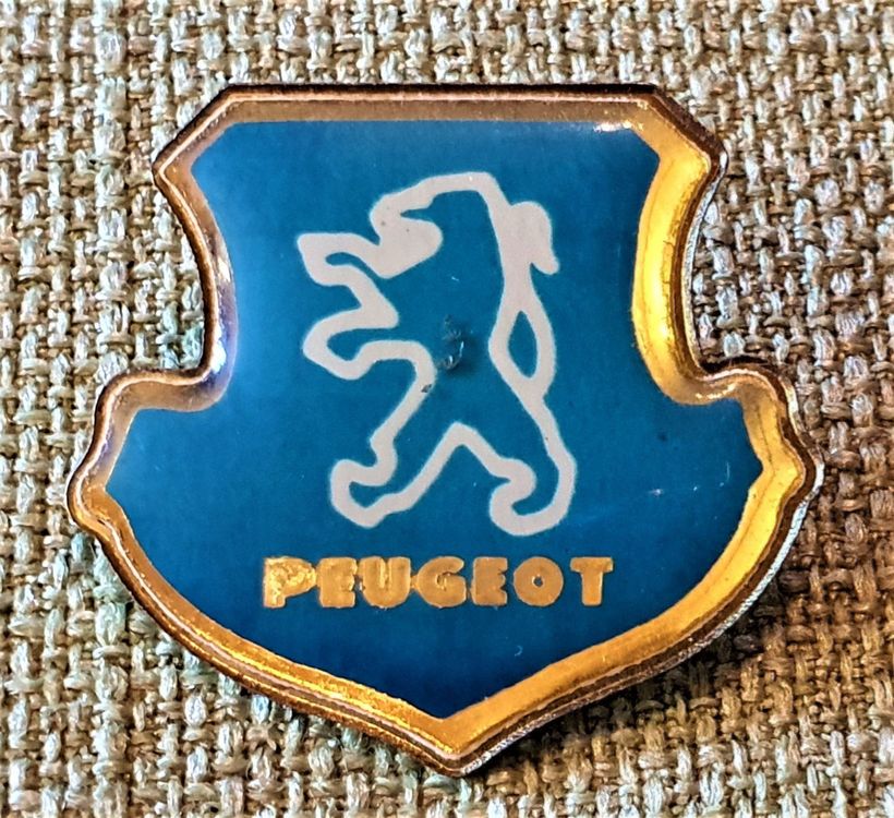 I896 - Pin Auto Logo Peugeot (Gebraucht) in Reinach BL für CHF 4 – mit ...