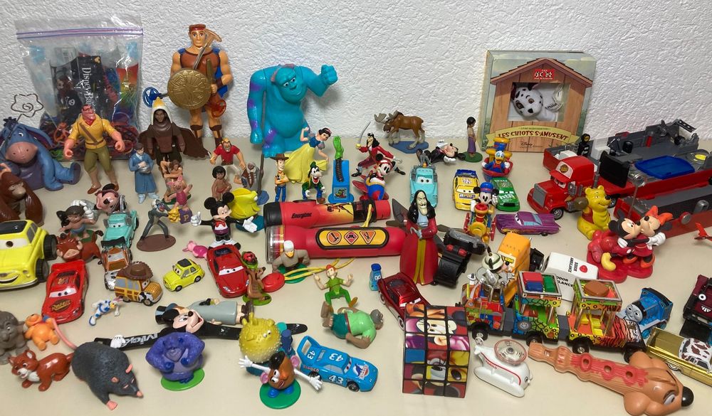 WALT DISNEY GROSSE COLLECTION D’OBJETS DISNEY (Gebraucht) in Martigny ...