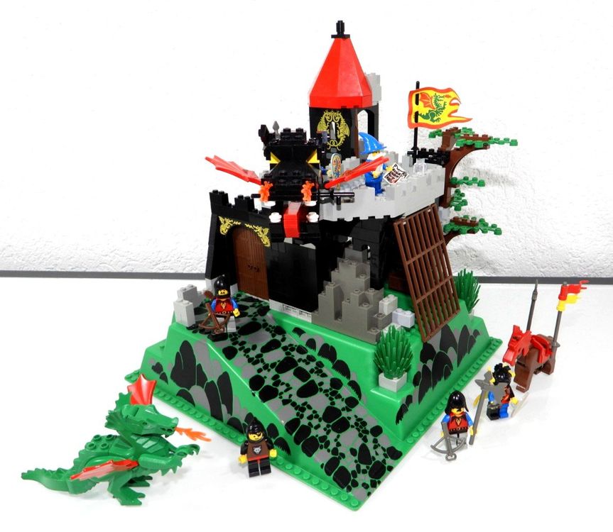 LEGO SYSTEM RITTER BURG 6082 Fire Breathing Fortress (Gebraucht) in Turbenthal für CHF 136 – mit ...