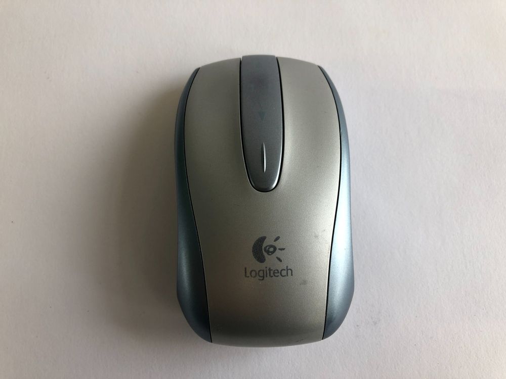 Funkmaus Logitech V500 (super ergonomisch) (Gebraucht) in Huttwil für ...