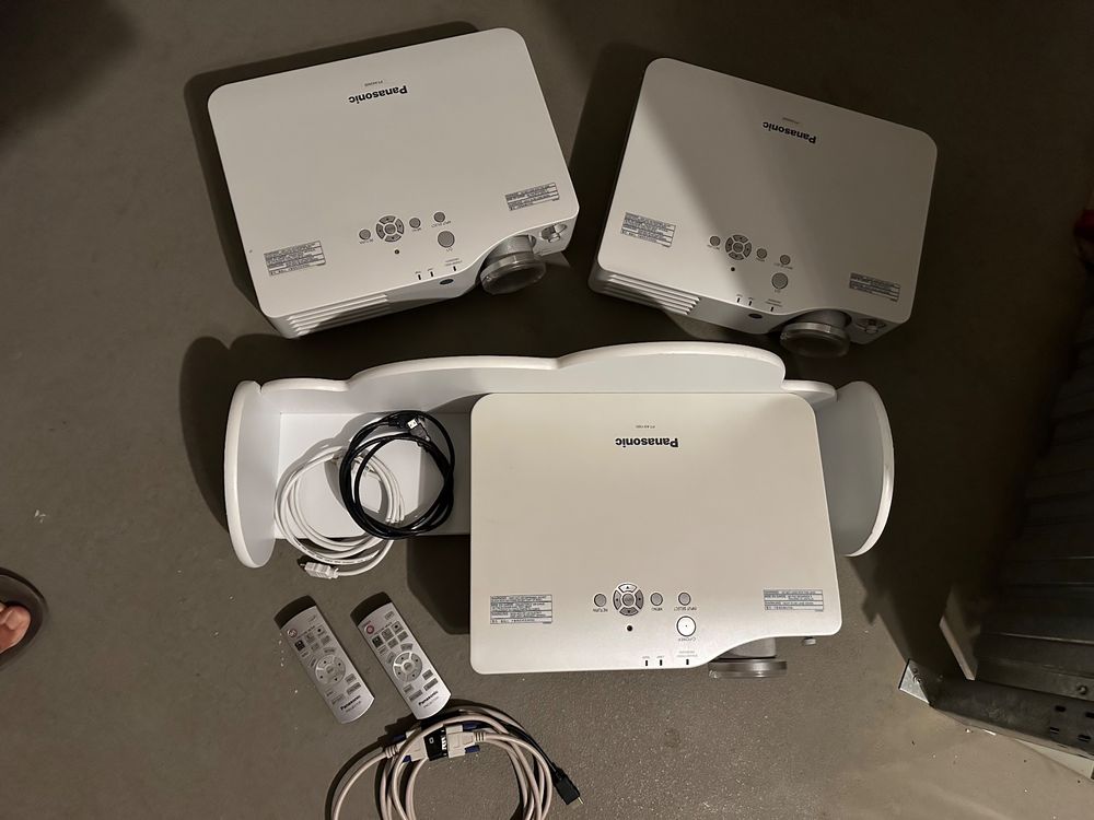 Panasonic PT AX 200 sowie Panasonic PT AX 100 Beamer Heimk. (Gebraucht ...