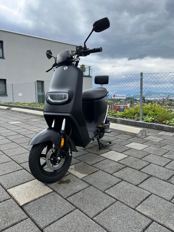 Yadea E-Roller DE38 Schwarz | Kaufen auf Ricardo