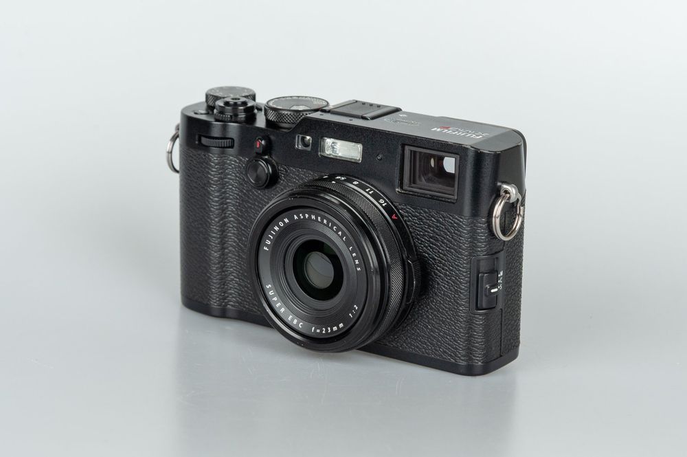 Fujifilm X100F in schwarz - nur 9600 Auslösungen (Gebraucht) in ...