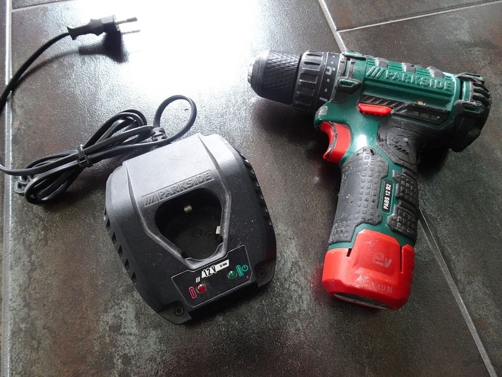 PARKSIDE 12 V Akku-Bohrschrauber PABS 12 B2 Akku Ladegerät (Defekt) in Eschen für CHF 10 – mit ...