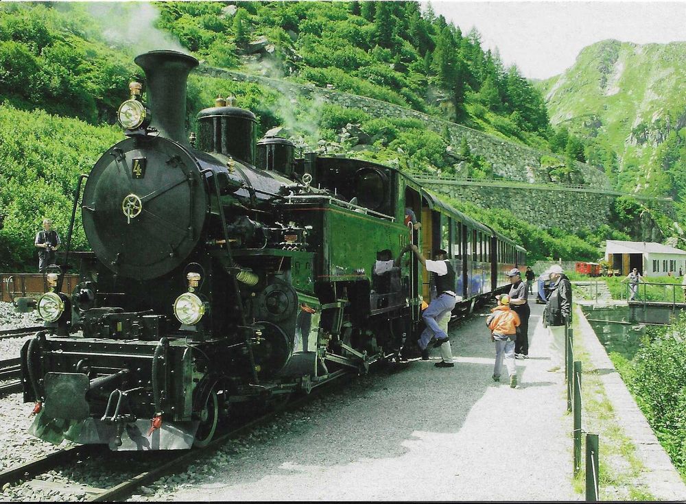 Vor der Abfahrt im Bahnhof Gletsch Lok HG 3/4 Nr. 4 | Kaufen auf Ricardo