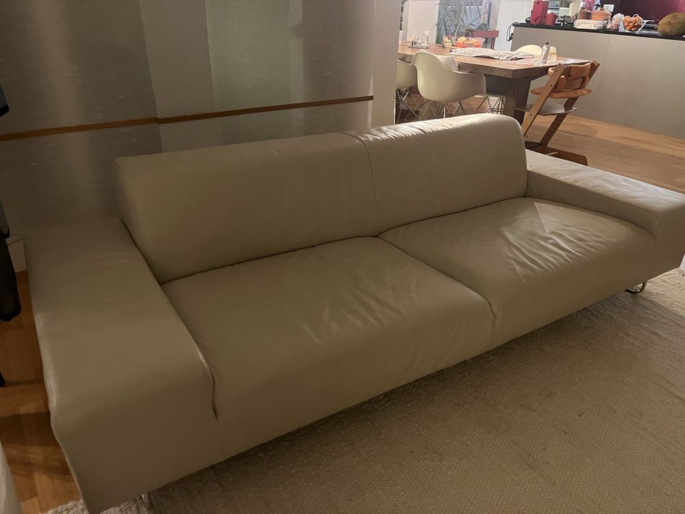 Schickes Ledersofa / Sofa Leder beige (2-3 Sitzer) (Gebraucht) in Olten für CHF 150 – nur ...