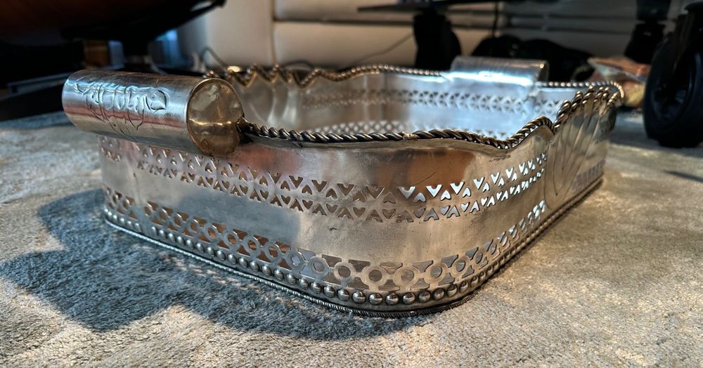 2 (zwei) Dekorative Tablets aus poliertem Nickel, Art Déco (Gebraucht ...