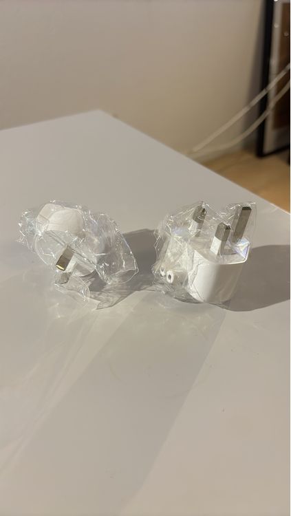 Two Brand New original Apple Plugs adaptors UK AU (Neu und ...