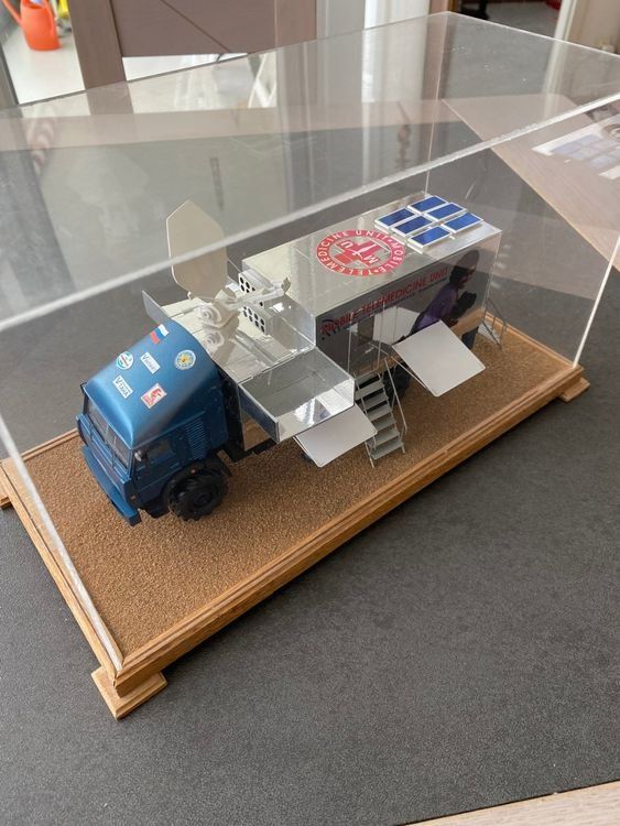 Camion Mobile Télémédicine Unit, dans un coffret (Gebraucht) in Meyrin ...