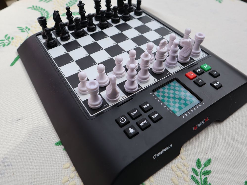 Schachcomputer ChessGenius, Millennium, >2000 ELO A. Karpov (Gebraucht ...