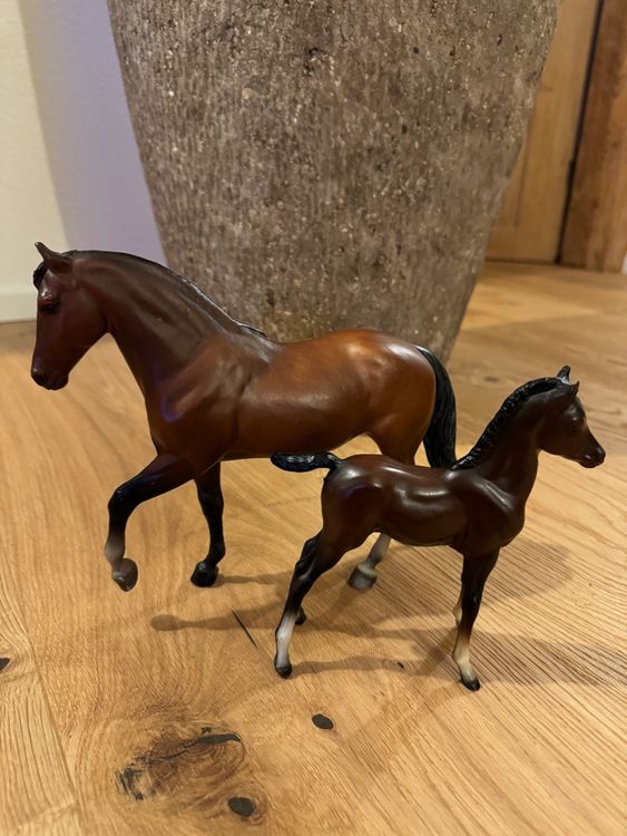 Breyer Modellpferde Stute mit Fohlen (Gebraucht) in Oberrieden für CHF 20 – mit Lieferung auf ...