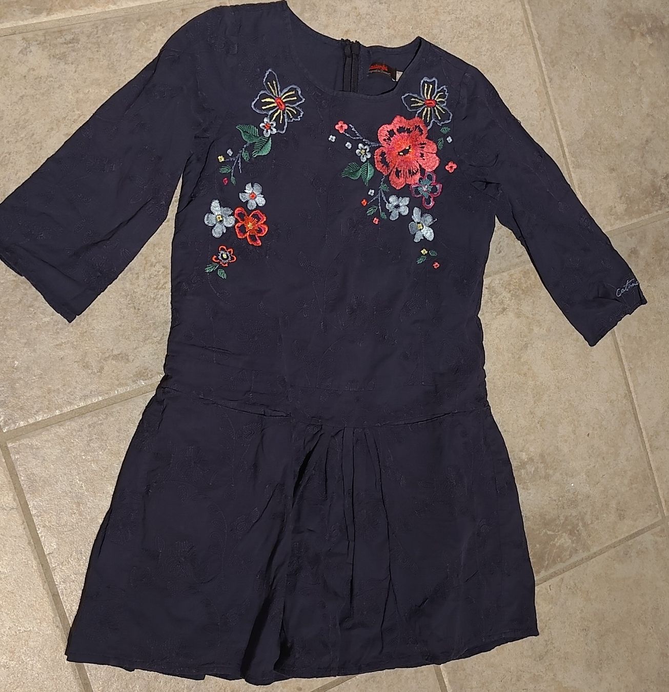 Robe Catimini 10 ans 140cm (D'occasion) à Vessy pour CHF 15 – avec ...