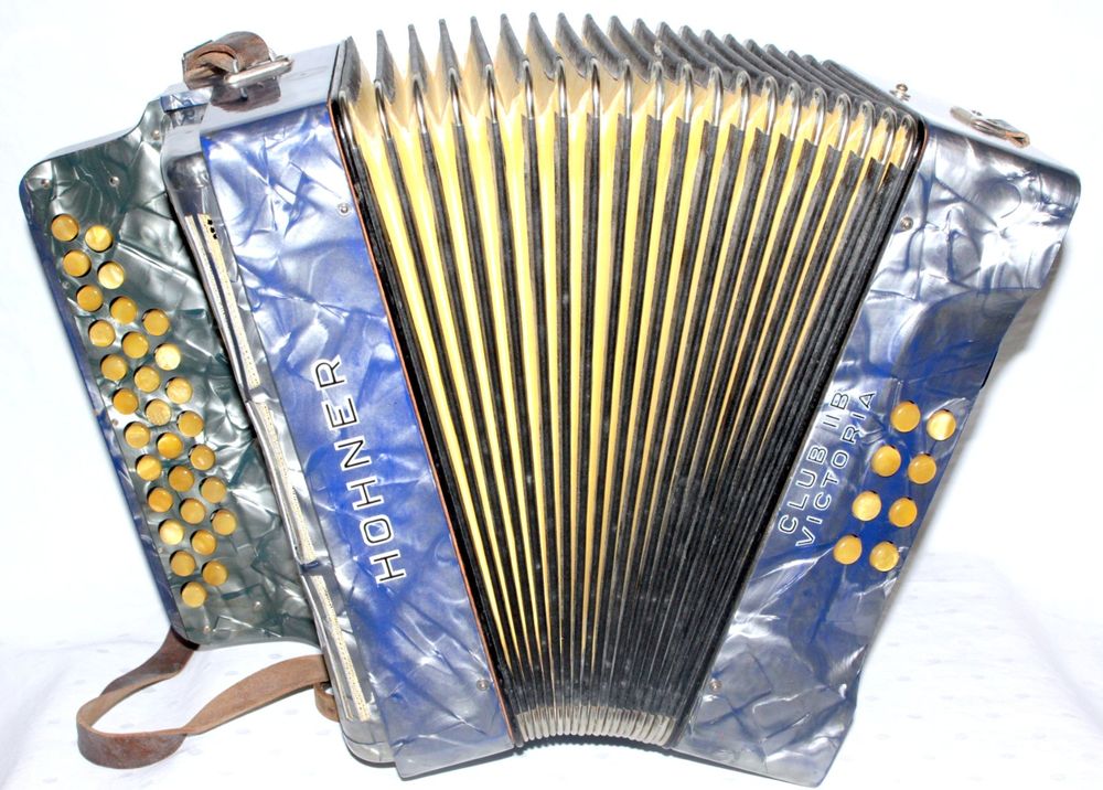 AKKORDEON HOHNER CLUB IIB VICTORIA (blau), funktioniert | Kaufen auf ...